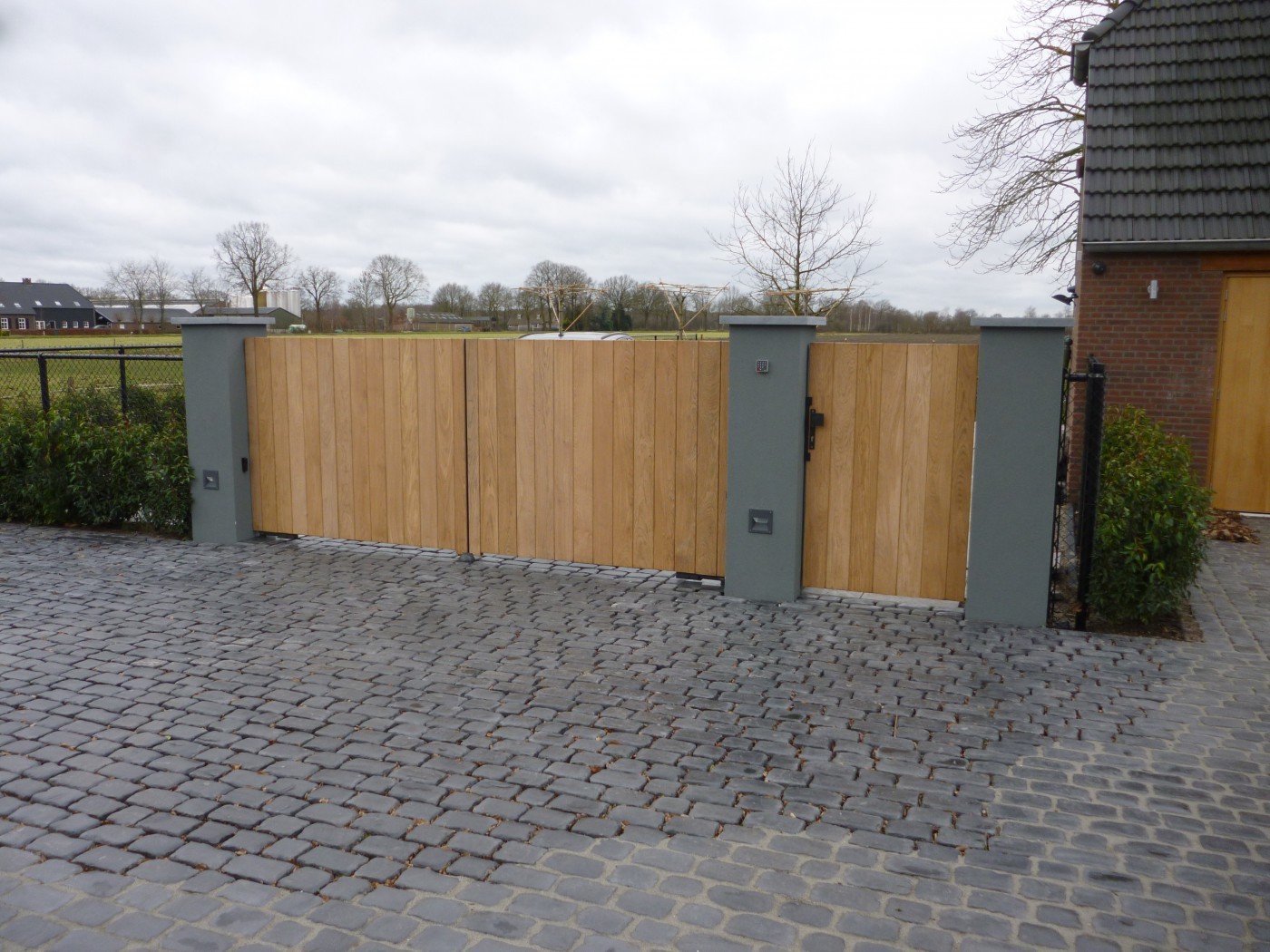 Houten poort specialist J vd Mortel Hekwerken & Poorten