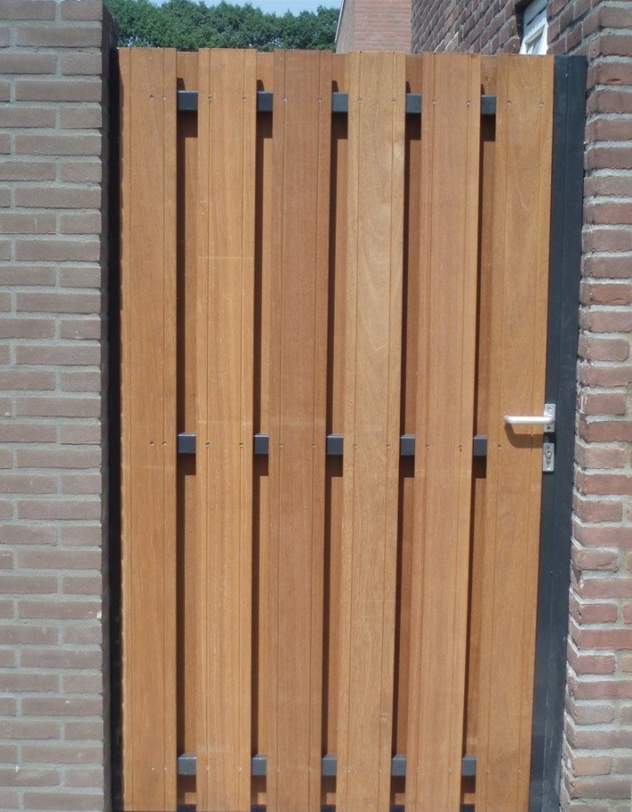 Houten poort specialist J vd Mortel Hekwerken & Poorten